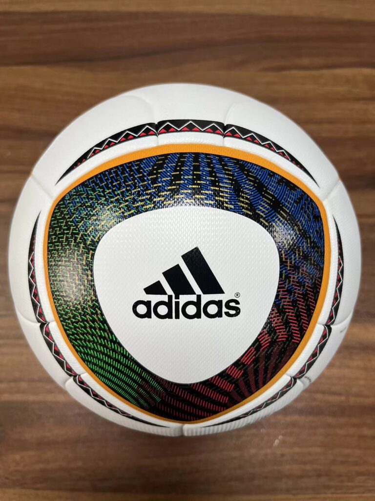 Bola de Futebol Adidas JABULANI ( 2010 ) – Supreme Store Br Chuteiras e artigos em Porto Feliz